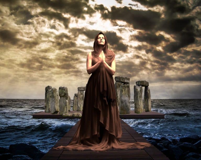 Magische Hexerei: 15 Arten von Hexen