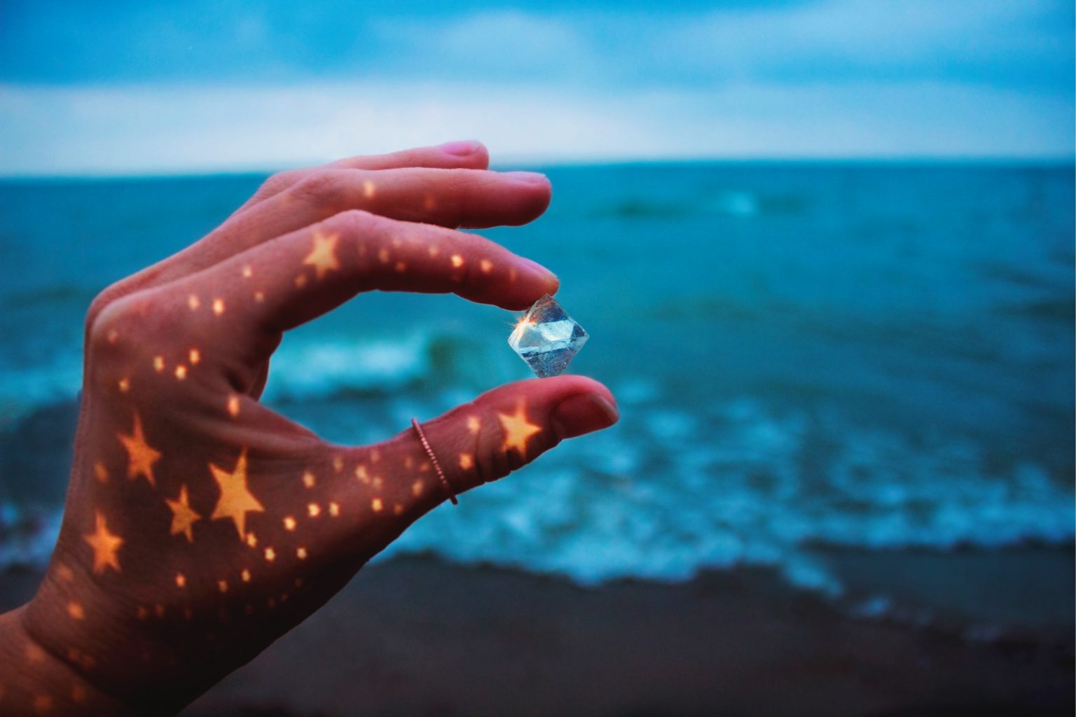 Moderne Hexen: Die neue Generation von Zauberinnen