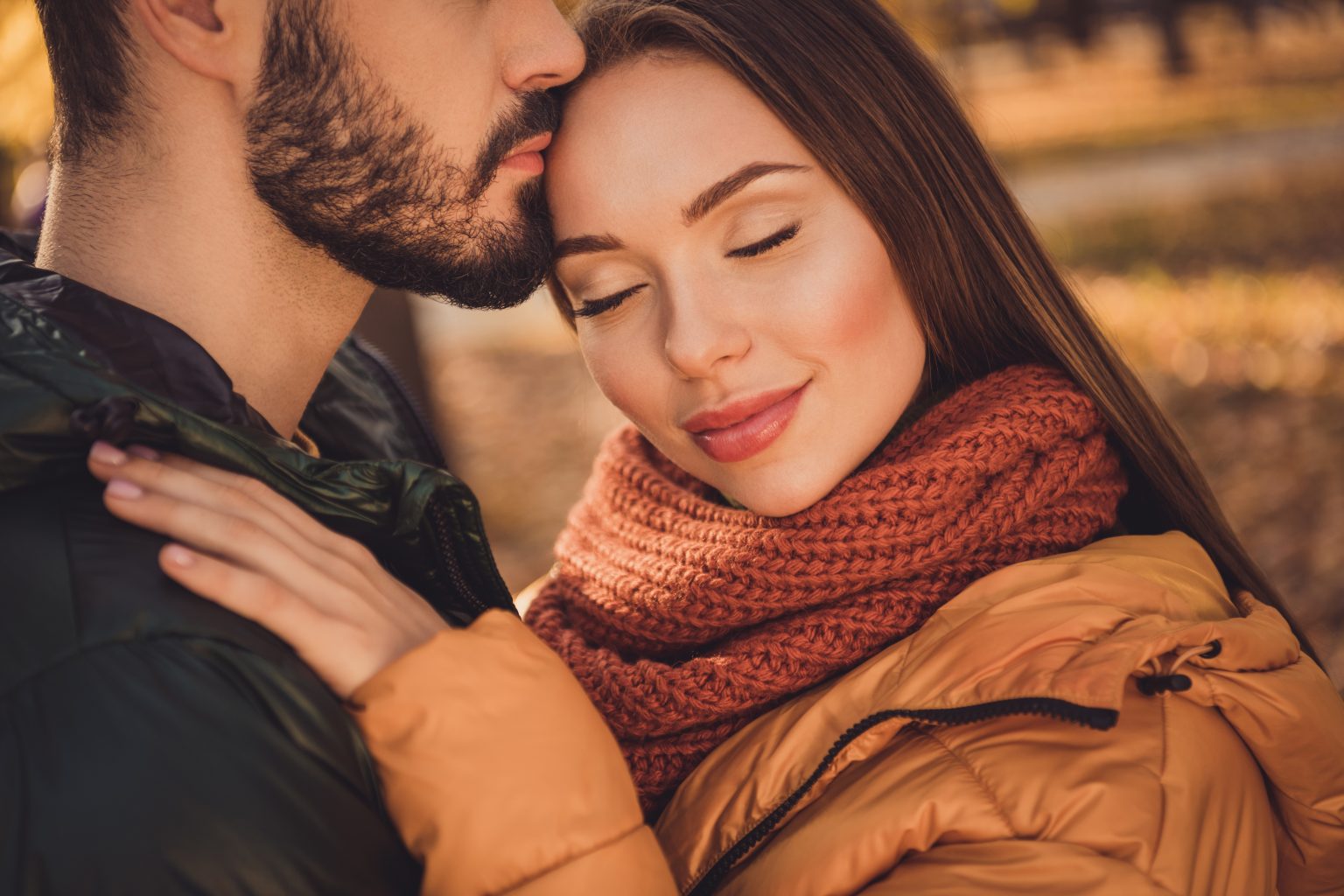 Versteckte Botschaften: Wie seine Küsse dir seine tiefsten Emotionen zeigen