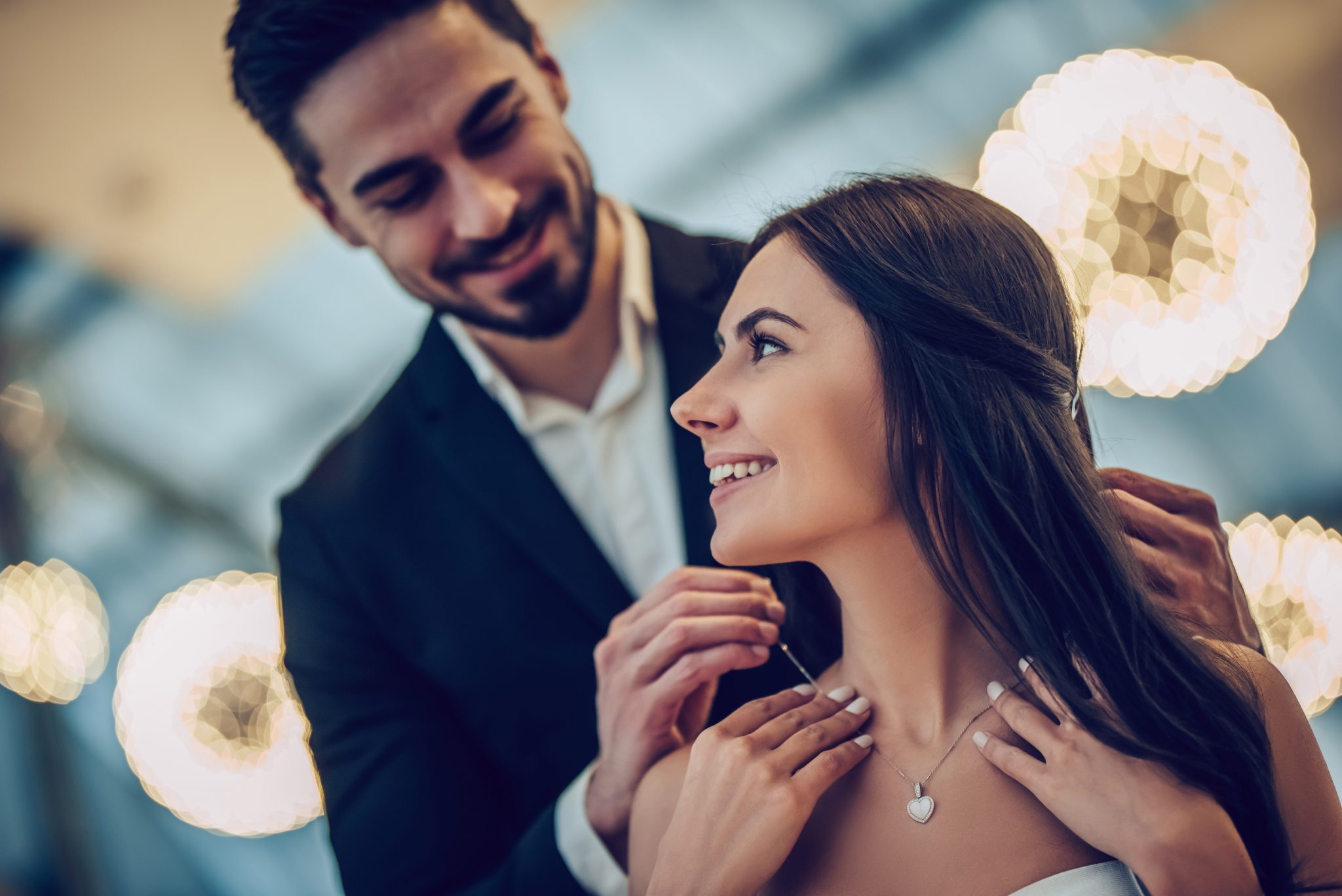 Versteckte Botschaften: Wie seine Küsse dir seine tiefsten Emotionen zeigen