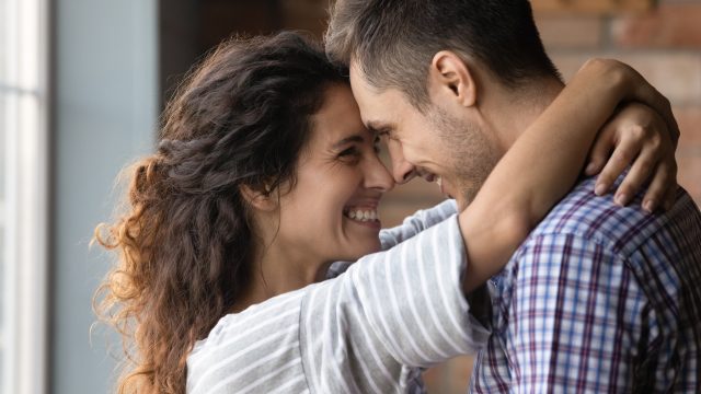 Mit diesen 10 Tipps erfährst du, wie du ihn küssen solltest!
