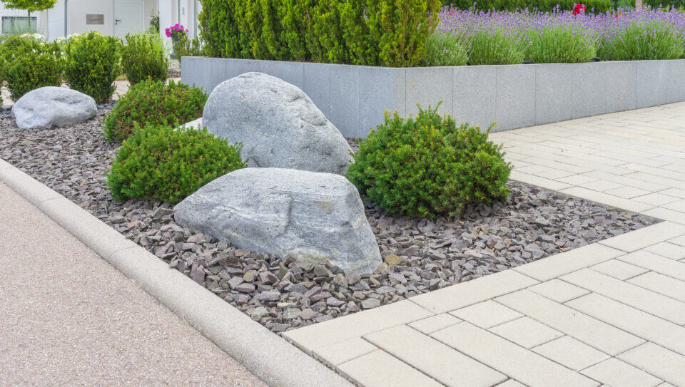 13 Gartenideen mit Naturstein – still, stark und zeitlos