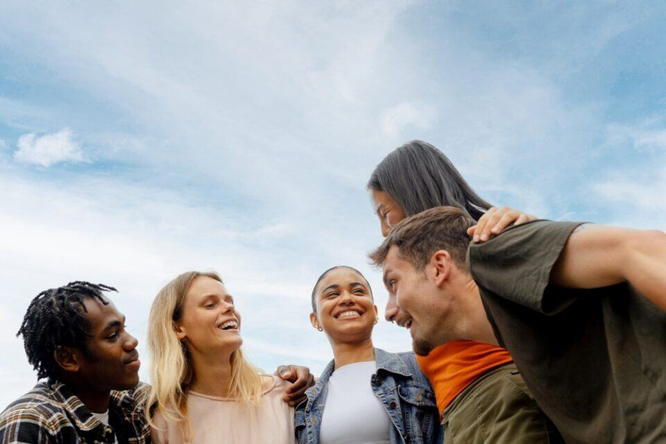 Die bizarre Theorie, die erklärt, warum Millennials so viel jünger ...